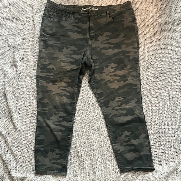 Universal Thread | Jeans | Universal Thread Camo High Rise Skinny Crop ...